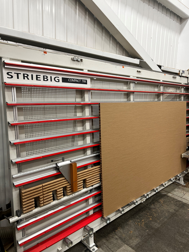 Scie panneaux verticale